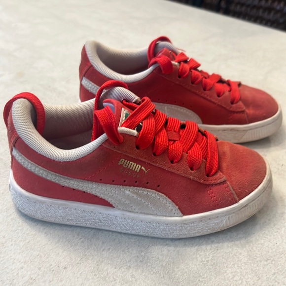 Puma | Shoes | Puma Suede Classics Kids Size 2c | Poshmark